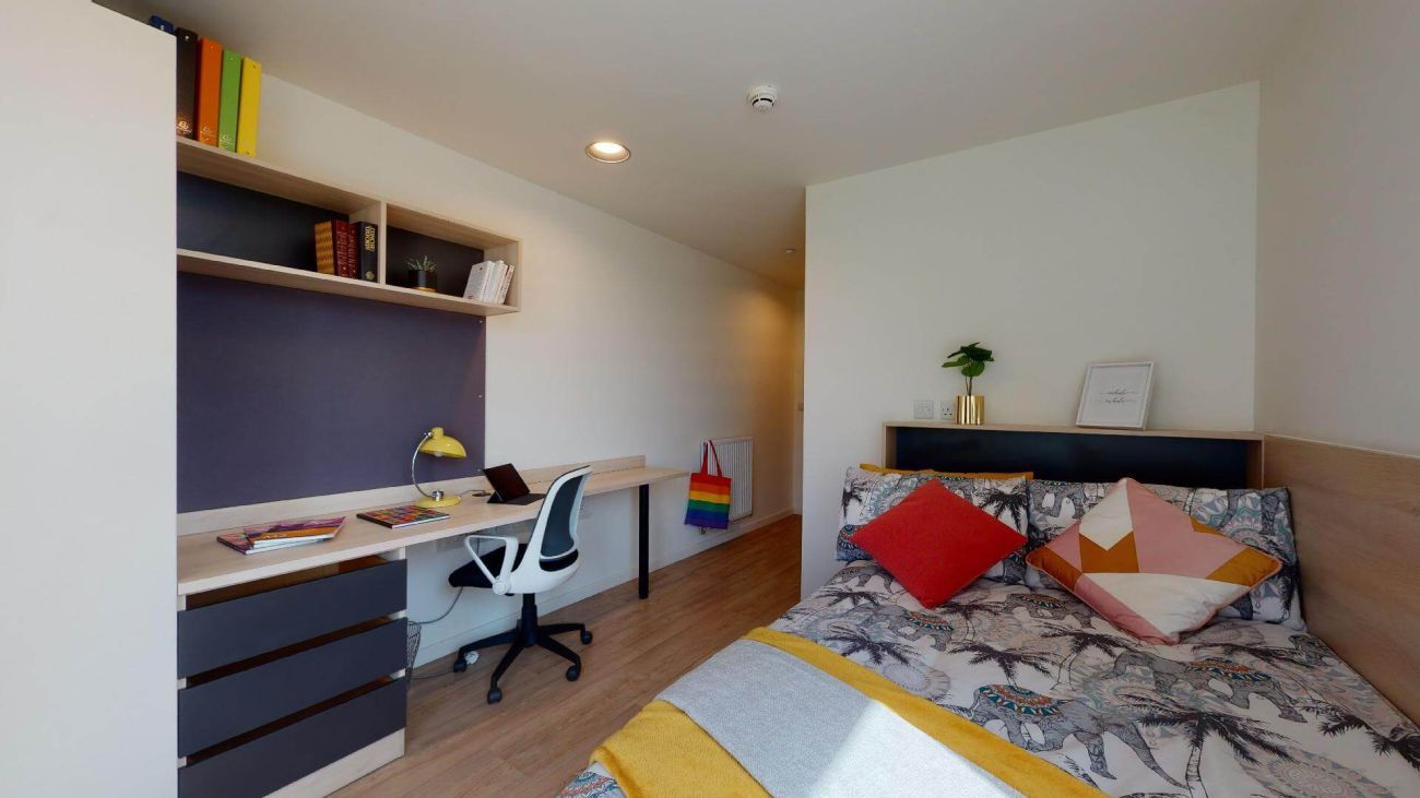 Large Single | Intercollegiate Halls | University of London